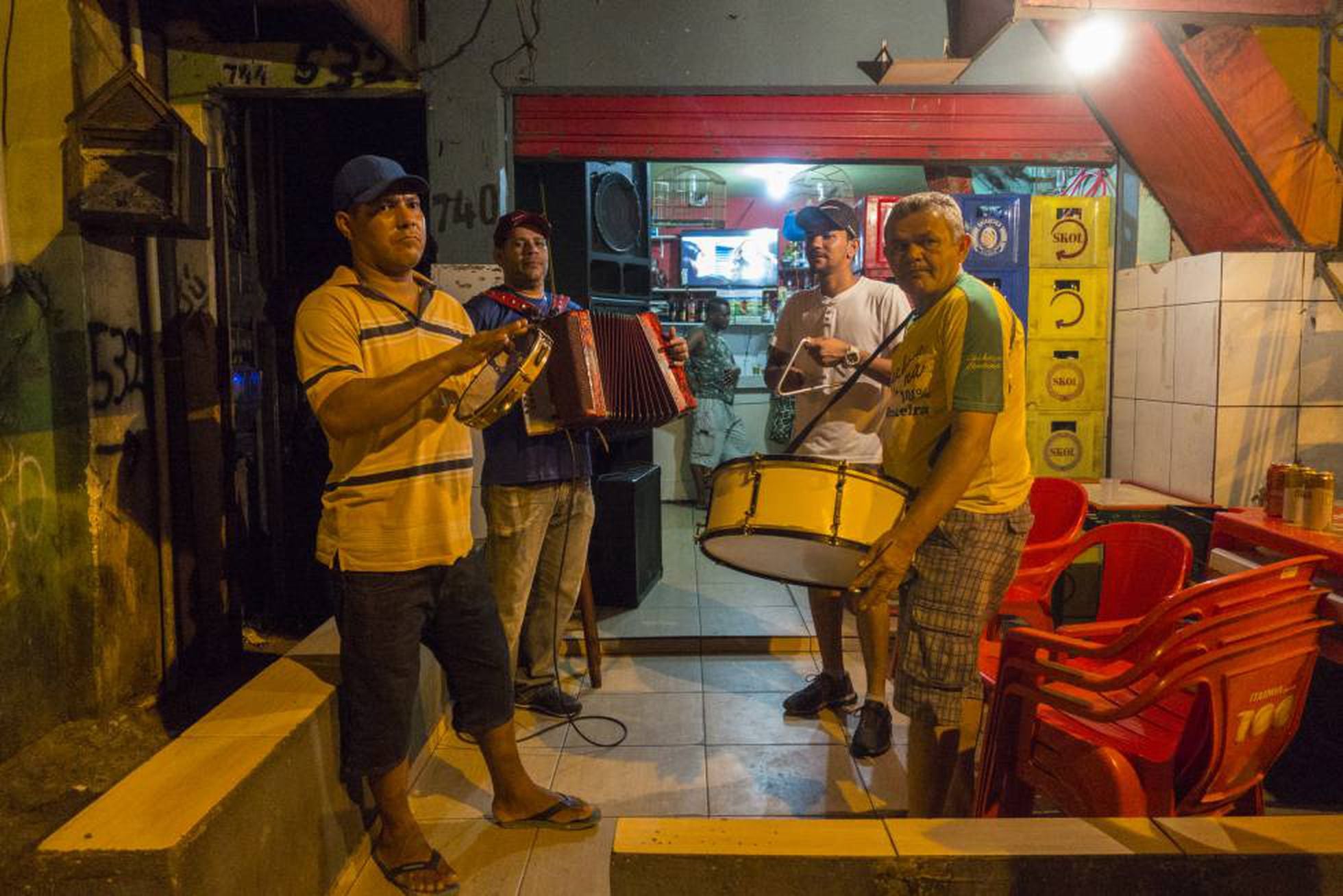 “Tirando um lazer” no fluxo de Paraisópolis, o maior baile funk de São ...